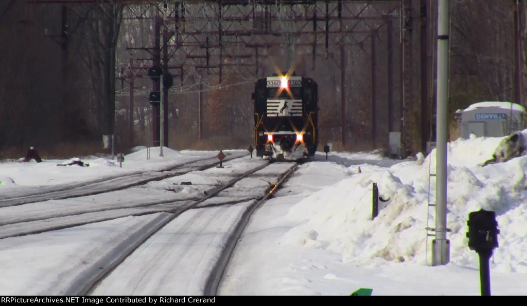 Norfolk Southern H-02 Approaching